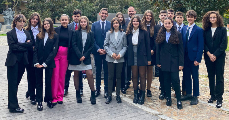 Alumnado de La Enseñanza participa en SYMUN 2022